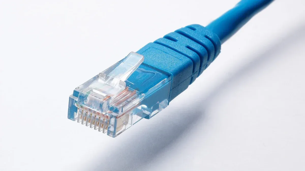 Principales différences entre les connecteurs RJ45 et RJ11